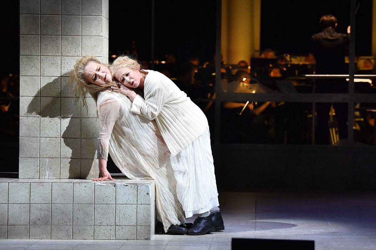 Grandiose „Elektra“ am Staatstheater Cottbus - Martin Schüler ...